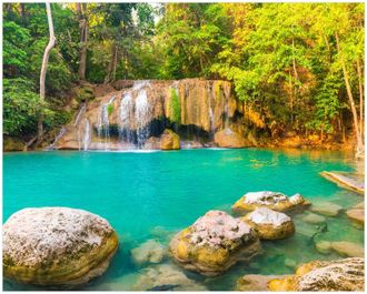 Wallario Poster - Paradiesischer Wasserfall in Premiumqualit&auml;t, Gr&ouml;&szlig;e: 40 x 50 cm