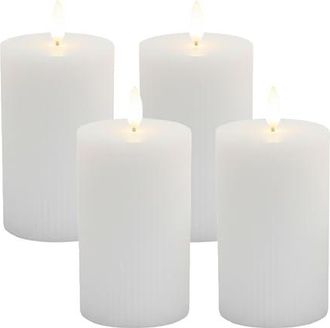 Relaxdays LED Kerzen, 4er Set, HxD: 13 x 7,5 cm, flackernde Flamme, Echtwachs, Rillen, flammenlose Blockkerzen, wei&szlig;