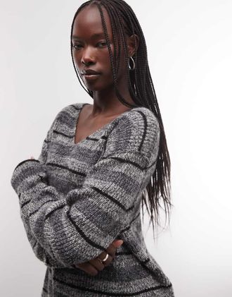 Weekday pull oversize col V &agrave; rayures grises