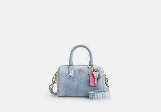 Coach Mini Rowan Umh&auml;ngetasche Aus Loved Denim Mit Charms f&uuml;r Frauen in Blau | Leder
