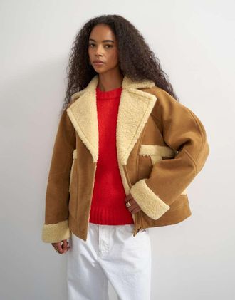 Topshop super Oversize Kurzjacke in Beige in Lammfelloptik-Neutral