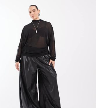 Asos Curve ma&szlig;geschneiderte Hose in Lederoptik mit superweitem Bein in Schwarz mit Crackle-Effekt