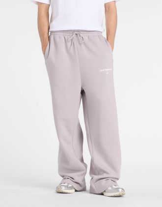 New Balance Trackside - Fleece-Hose in Truffle Salt-Grau