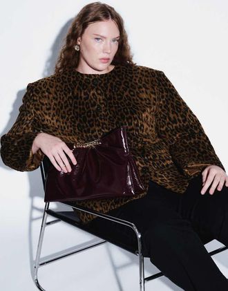 Asos kurze kragenlose Jacke aus geb&uuml;rstetem Kunstpony mit Animal-Print-Braun