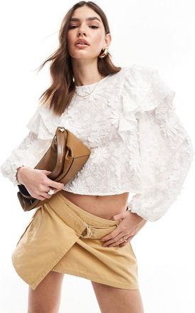 & Other Stories Blouse &agrave; manches bouffantes et d&eacute;tail volant&eacute; avec fleurs appliqu&eacute;es - Blanc cass&eacute;