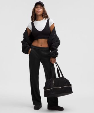 lululemon Faltenhose mit mittelhohem Bund aus Softstreme Regular f&uuml;r Frauen - Gr&ouml;&szlig;e 2XS in Black