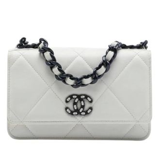 Chanel Porte-cartes matelass&eacute; doccasion - Femme - Pre-owned - Blanc - Taille: ONE Size