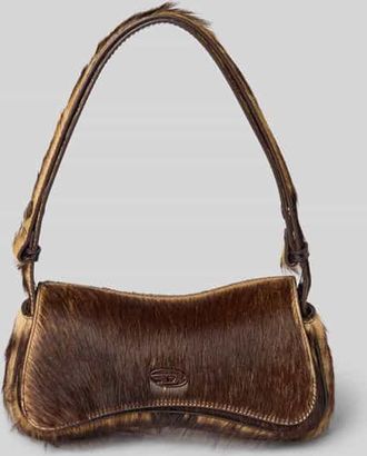 Diesel Clutch mit Label-Detail