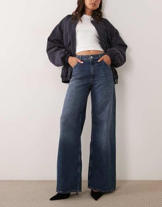 Mango jean large ornement&eacute; bleu