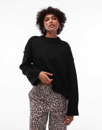 Topshop Pull ras de cou oversize en maille duveteuse avec d&eacute;tails c&ocirc;tel&eacute;s et coutures apparentes - Noir-Marron