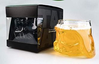 Yaco Infinitely Great Home Decor Center 2 tolle Bierbecher mit schwarzem Ritterglas, 3D-Design
