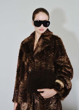 Mango Wildleder-Clutch schokolade - Damen - Einheitsgr&ouml;&szlig;e - MANGO