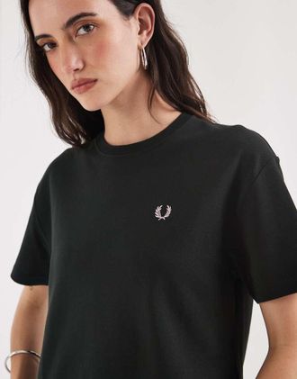 Fred Perry t-shirt piqu&eacute; &agrave; ourlet contrastant noir