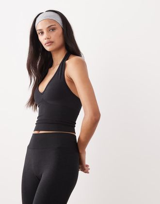 Tala Figurformendes, nahtloses Neckholder-Tanktop in meliertem Schwarz