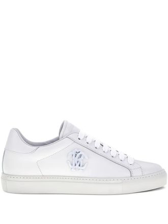 Roberto Cavalli baskets en cuir &agrave; logo emboss&eacute; - Blanc