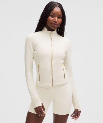 lululemon Define Crop-Jacke Nulu f&uuml;r Frauen - Gr&ouml;&szlig;e 10 in Light Ivory/Gold