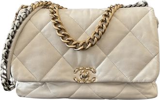 Chanel Crossbody Bags - Chanel 19 Maxi Bag Lambskin White / Very Good - Gr. unisize - in Wei&szlig; - f&uuml;r Damen
