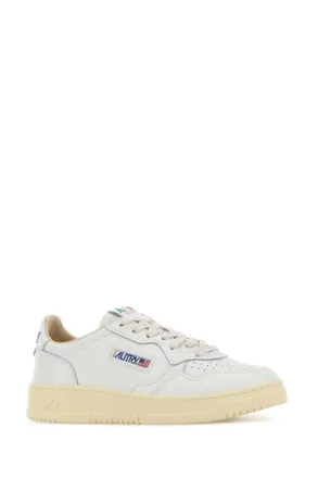 Autry Womens White Leather Medalist Sneakers Lealealogowhtwht