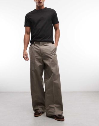 Weekday Chinohose mit lockerem Schnitt in Maulwurfbraun