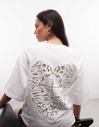 AllSaints Esme Amelie - T-Shirt in Wei&szlig; mit Spitzendetail am R&uuml;cken