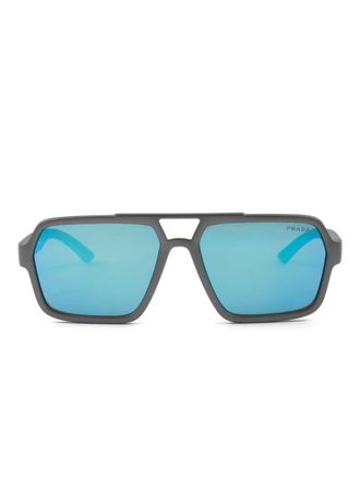 Prada Eckige Linea Rossa Sonnenbrille - Grau