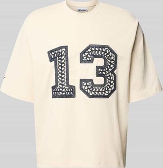 Review T-Shirt mit Ketten-Stickerei und Rundhalsausschnitt