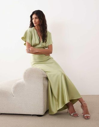 Gina Tricot Gina Tricot - Satin-Maxikleid in Gr&uuml;n mit Fledermaus&auml;rmeln und tiefem Ausschnitt