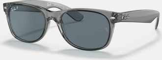 Ray-Ban New Wayfarer - Lunettes de soleil classiques &agrave; monture carr&eacute;e et verres polaris&eacute;s bleus - Gris transparent