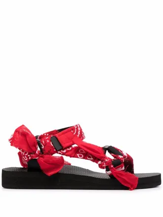 Arizona Love Trekky Sandalen mit Bandana-Print - Rot