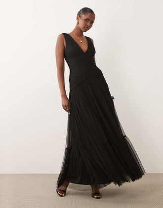 Lace & Beads Robe longue de demoiselle dhonneur sans manches en tulle &agrave; taille basse et volants &eacute;tag&eacute;s - Noir