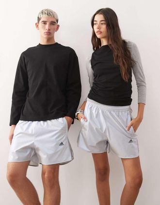 adidas Originals Supernova - Shorts in Metallic-Silber