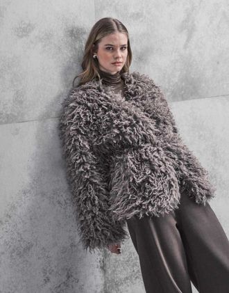 Only Veste pelucheuse &agrave; d&eacute;tail ceintur&eacute; - Gris