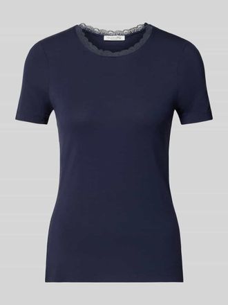 Christian Berg Slim Fit T-Shirt aus Viskose-Mix mit Spitzenbesatz