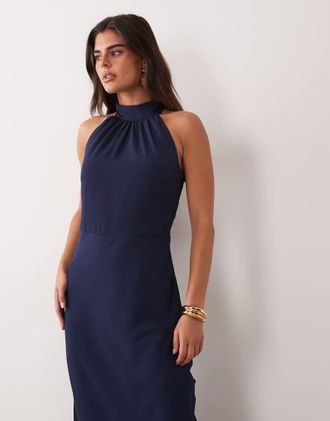 Pretty Lavish robe longue de demoiselle dhonneur Odelle en satin &agrave; col halter, bleu marine-Noir