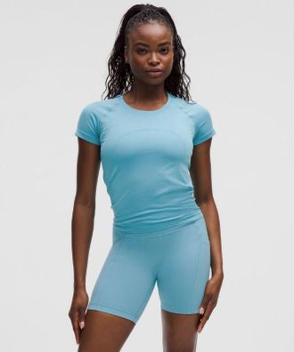 lululemon Swiftly Tech Kurzarmshirt 2.0 Taillenlänge für Frauen - Größe 10 in Washed Blue