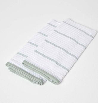 Homescapes 2er-Set gestreifte Geschirrt&uuml;cher salbeigr&uuml;n-wei&szlig;, saugf&auml;hige K&uuml;chent&uuml;cher, Baumwoll-Geschirrhandt&uuml;cher 50x70 cm, K&uuml;chenhandt&uuml;cher saugstark