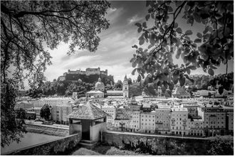 artboxONE Poster 90x60 cm Städte Salzburg Blick auf die Altstadt mit Stadtmauer - Bild Salzburg Aussicht Burg