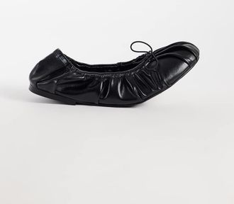 JW PEI Solenne Ballerinas mit Raffungen und Tunnelzug in Schwarz