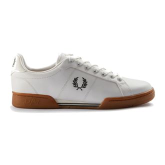 Fred Perry Leder Tennis Sneaker mit Kontrast-Ferse und -Besatz - - Shoes - Herren - Wei&szlig; - 44 EU