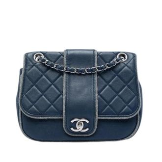 Chanel Sac bandouli&egrave;re matelass&eacute; en cuir dagneau pr&eacute;-aim&eacute; - Femme - Pre-owned - Bleu - Taille: ONE Size