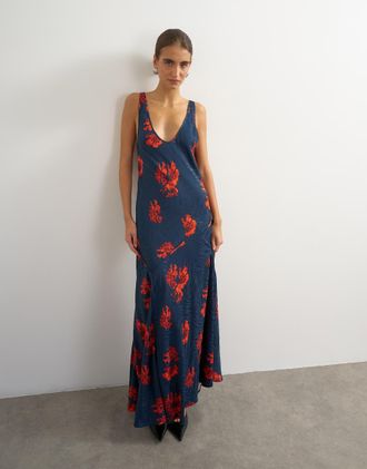 Topshop Satin-Jacquard-Maxikleid mit tiefer Taille und tiefem U-Boot-Ausschnitt in marineblau-rotem Blumenmuster-Multi