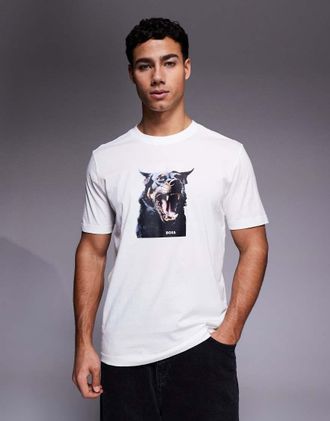 Boss Orange by Hugo Boss T-Shirt in Wei&szlig; mit Dobermann-Print