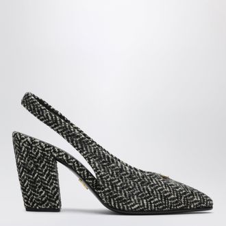 Prada Wei&szlig;e und schwarze Slingback-Pumps aus Chevron-Stoff