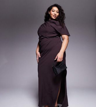Asos Curve ASOS DESIGN Curve - Robe longue avec corsage drap&eacute; fa&ccedil;on cape &agrave; col montant - Chocolat-Brown
