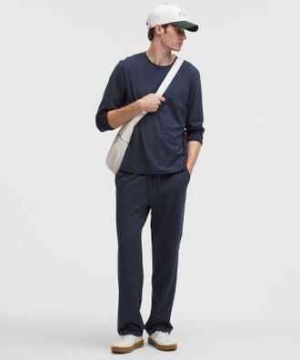 lululemon Soft Jersey Hose im Classic Fit Normale L&auml;nge f&uuml;r M&auml;nner - Gr&ouml;&szlig;e 2XL in Club Blue
