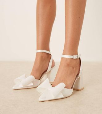 Be Mine Bridal - Flavia - Pumps in Elfenbeinweiß mit Schleifendetail und Blockabsatz, weite Passform