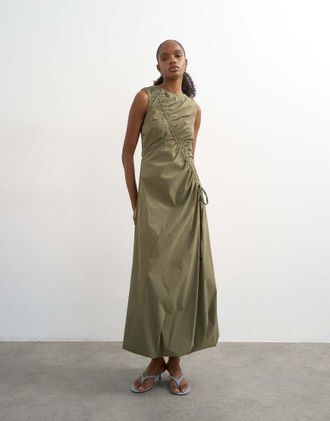 Topshop Ballon-Maxikleid aus Funktionsmaterial in Khaki mit Tunnelzug-Detail-Gr&uuml;n