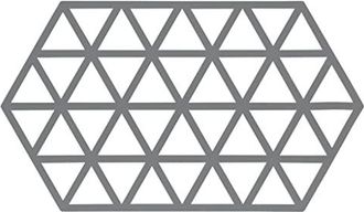 Zone Denmark Triangles Topfuntersetzer, Hitzebeständig bis 250 °C, Silikon Untersetzer, Dekorative Untersetzer für Töpfe und Pfannen, Spülmaschinenfest, 24 x 14 cm