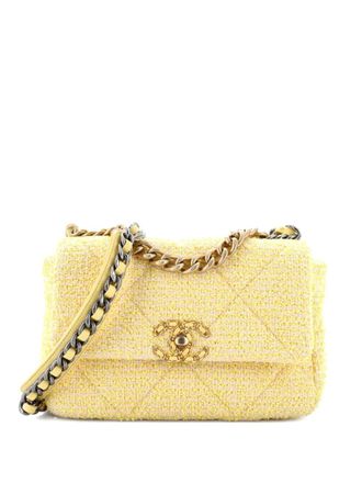 Chanel 19 Flap Bag Quilted Tweed Medium crossbody bag - Jaune