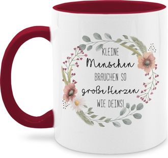 Shirtracer Tasse Tassen 325ml - Kleine Menschen brauchen so gro&szlig;e Herzen wie deins | Erzieher Geschenk | Erzieherin Geschenk zum Abschied | Tagesmutter Weihnacht